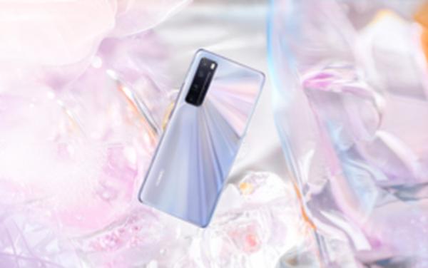 夏日搭配拒绝平庸 就选华为nova7系列_TOM资讯