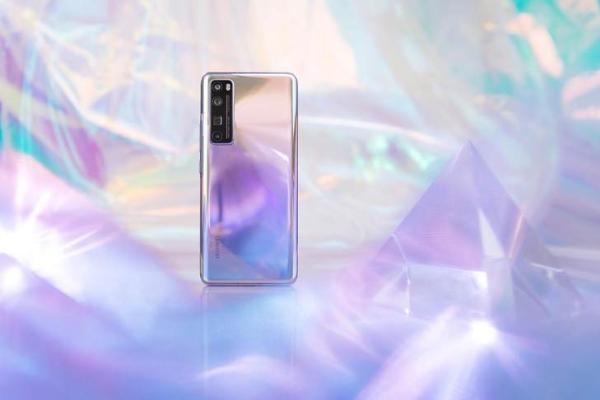 自拍 vlog不在话下 华为nova7 Pro自带前置追焦双摄_TOM财经