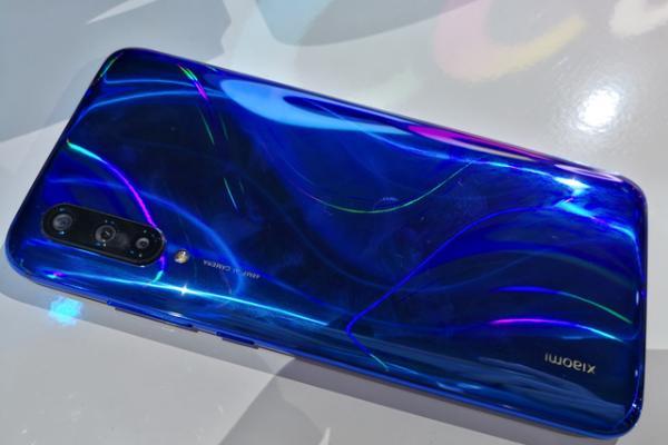 小米CC9系列3200万自拍+4800万三摄1299元起：美图定制版售价2599元_TOM商业