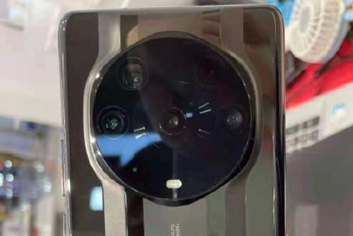 荣耀Magic 3顶配真机曝光：Mate40保时捷再现_TOM科技