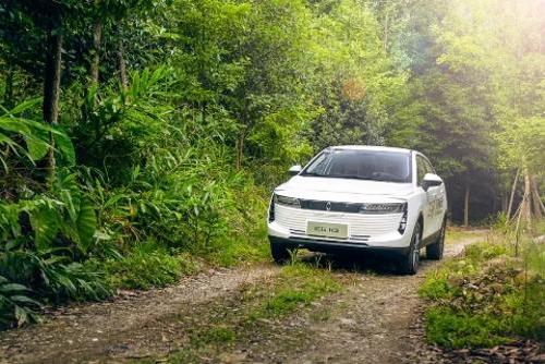 跨界新宠欧拉iQ时空对话王朝大将元EV535_TOM资讯