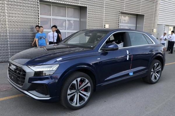 未上市立降11万元 中大型SUV奥迪Q8真的这么超值吗？_TOM汽车