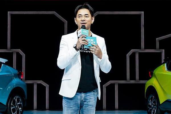 跨界再添新玩法 李晨nic解锁潮流新物种_TOM明星