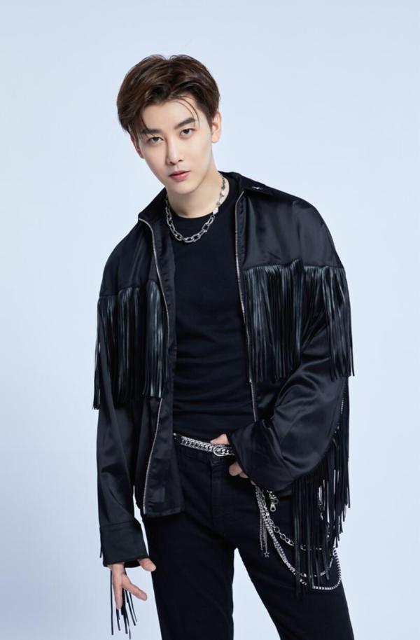 2020来疯STAR超盛典如约而至，见证直播高光时刻_TOM明星