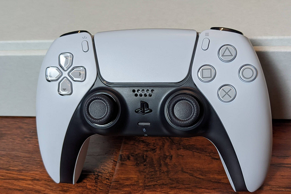 PS5开箱：厚重的主机，优秀的DualSense上手体验_TOM科技