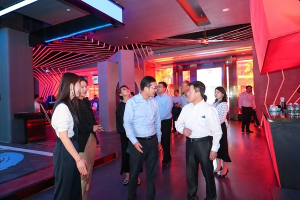 当红齐天SoReal VR超体空间三亚国际免税城二期闪耀登场！_TOM资讯