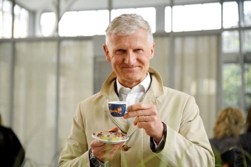 illy意利咖啡与当代艺术大师见证 illy艺术典藏系列30周年庆典时刻_TOM资讯