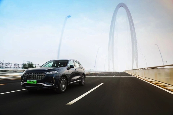 奶爸车型界的“卷王”，拿铁DHT-PHEV 8大关爱呵护儿童成长_TOM资讯