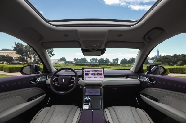 奶爸车型界的“卷王”，拿铁DHT-PHEV 8大关爱呵护儿童成长_TOM资讯