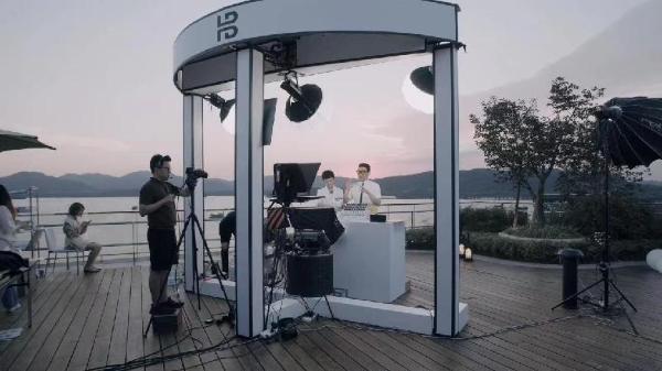 Hu Bing's 2nd Anniversary Celebration of Live Streaming Online and ...