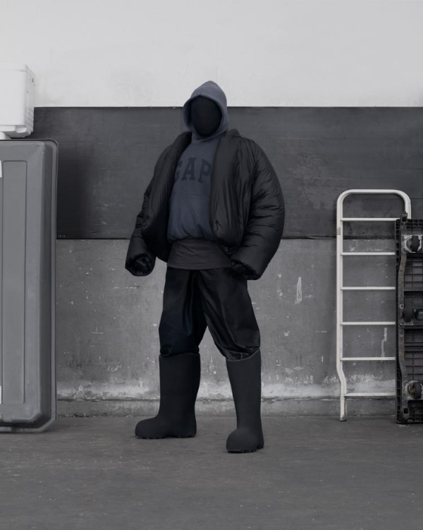 YZY GAP已在GAP上海863旗舰店进行线下售卖_TOM时尚