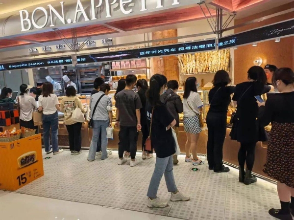 从单店运营到大型连锁，探寻百万级GMV直播的底层逻辑｜案例_TOM资讯