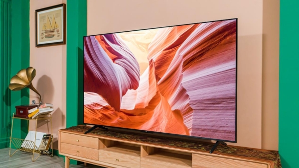 TCL V8G 2299起享百级分区，亲民价格享宝藏神机_TOM资讯