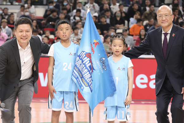 伊利QQ星奶粉和小小CBA达成战略合作，2023年榛高篮球挑战赛全面开启_TOM母婴