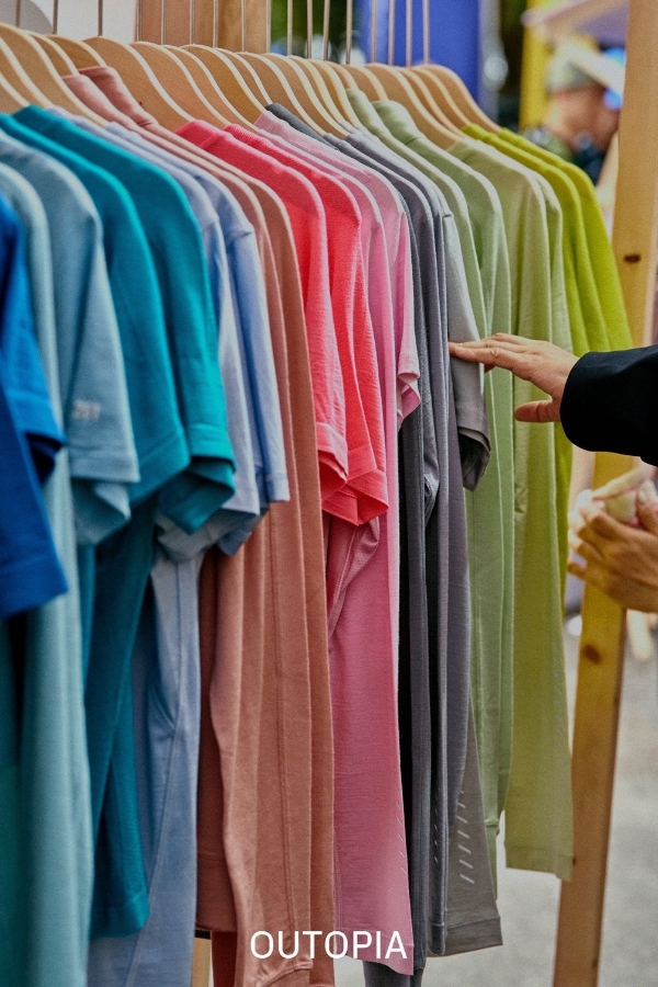 户外运动品牌OUTOPIA携品牌大使游培泉、李兴静 助力2023宁海越野挑战赛_TOM体育