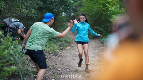 户外运动品牌OUTOPIA携品牌大使游培泉、李兴静 助力2023宁海越野挑战赛_TOM体育