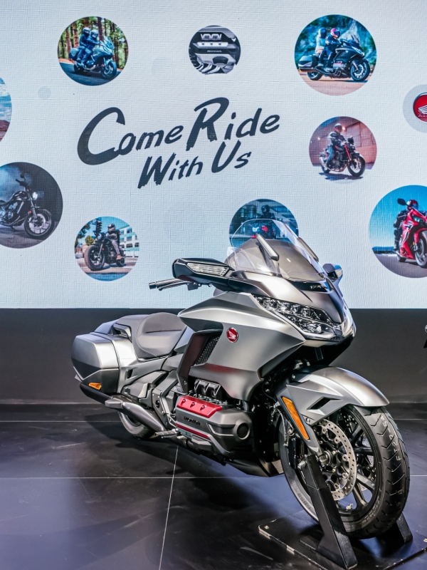 CB750 Honda HORNET、CL500价格曝光有惊喜！Honda DreamWing众多人气车型亮相北京摩展_TOM资讯