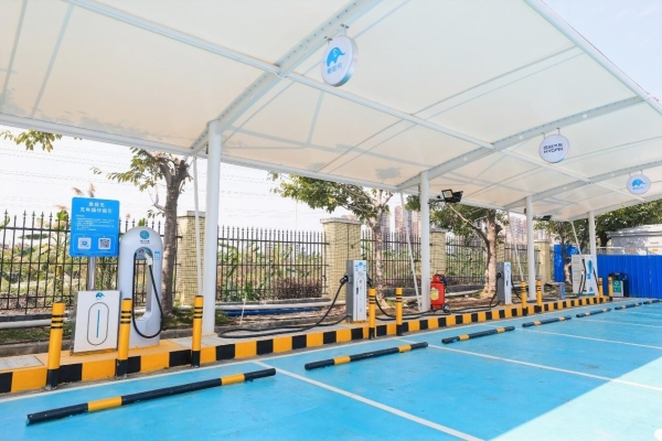 搭载800V+4C核心技术 合创V09拒绝充电焦虑_TOM时尚