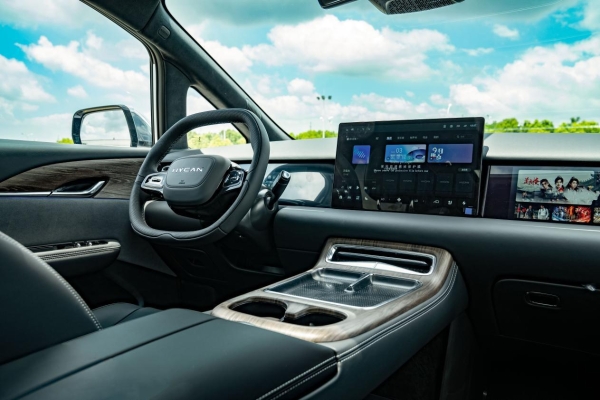 合创首款纯电商务MPV V09将于10月13日上市交付_TOM资讯