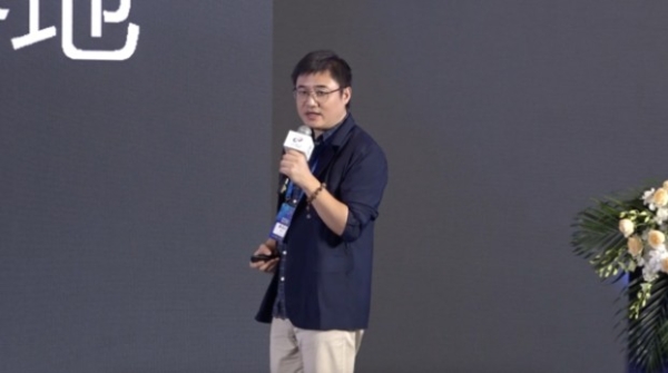 中国首款一体式人工智能AR眼镜——李未可Meta Lens S3发布 _TOM资讯