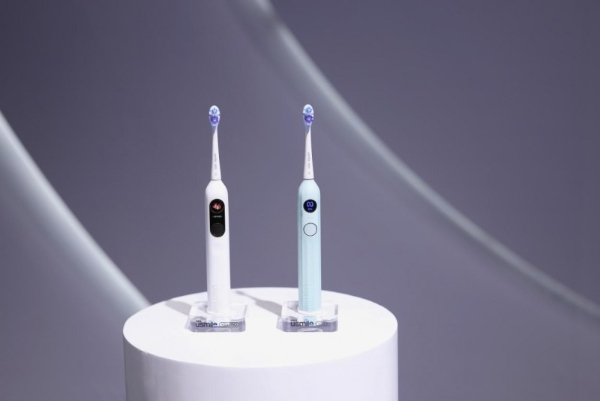 Y20数字牙刷新物种面世，usmile笑容加开启“主动服务”新篇章_TOM资讯
