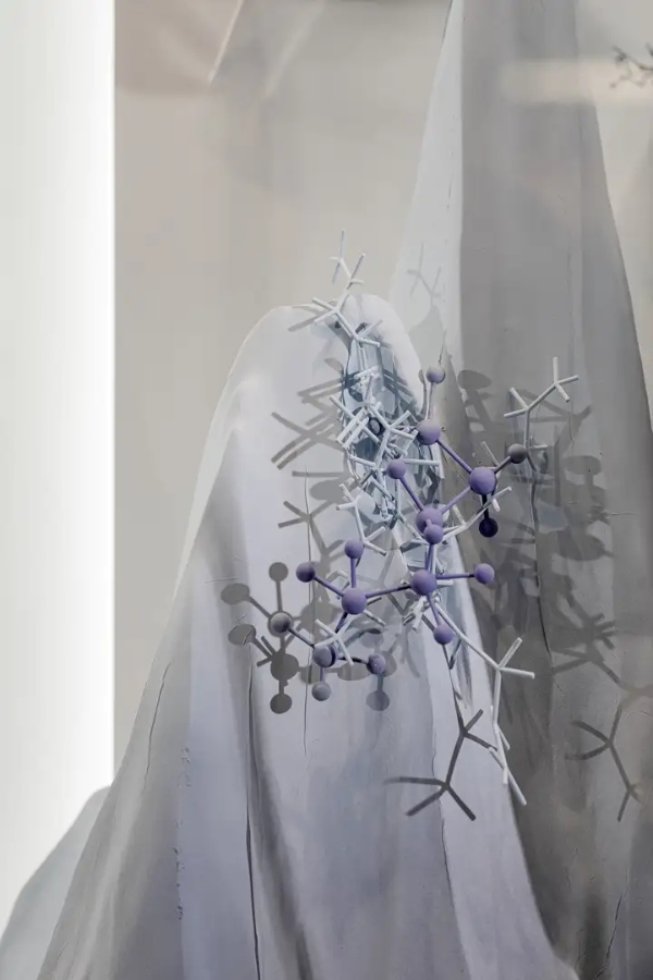 BETA ，MADE BETTER | 始祖鸟Arc’teryx 冬季RGFG环保动态艺术橱窗_TOM时尚