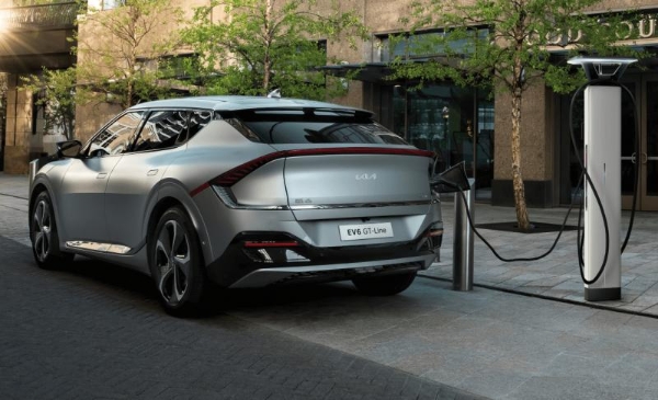 起亚EV6：E-GMP平台下的空间与操控新纪元_TOM资讯