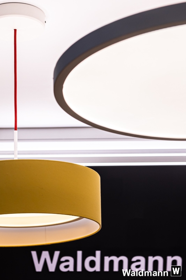 循光之律动，为更好而照亮：Waldmann前沿照明新品亮相设计深圳2025 _TOM财经