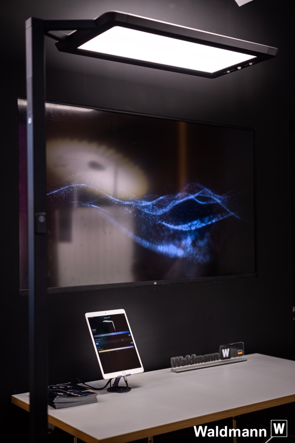 循光之律动，为更好而照亮：Waldmann前沿照明新品亮相设计深圳2025 _TOM财经