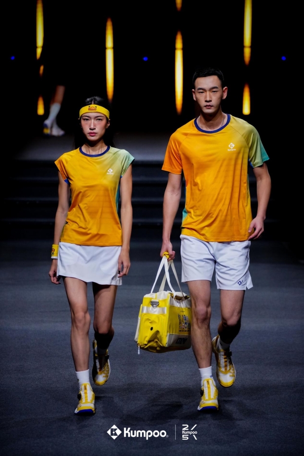 不只是一把拍子，更是一种态度：薰风KUMPOO让打球也“酷”起来 _TOM资讯