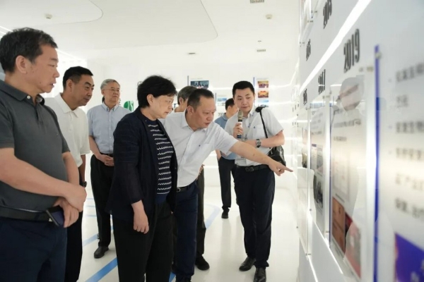 全国政协科技界别委员调研组莅临安发生物调研视察 _TOM财经